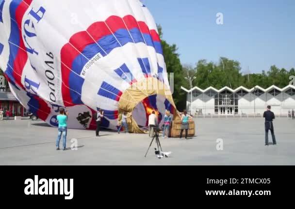 Inflating an air balloon Stock Videos & Footage - HD and 4K Video Clips ...