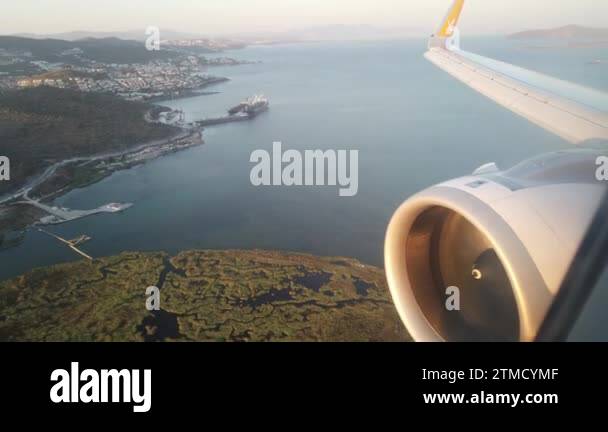 Port airplane wing Stock Videos & Footage - HD and 4K Video Clips - Alamy