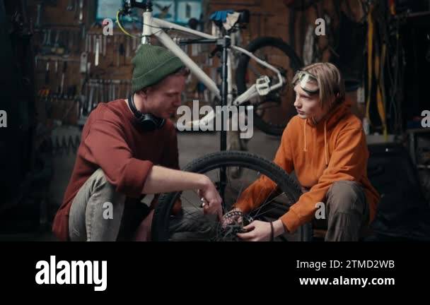 Bicycle Repair: Learning the Art and Science of Fixing Wheels with ...