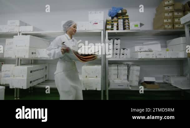 Packing crates boxes Stock Videos & Footage - HD and 4K Video Clips - Alamy