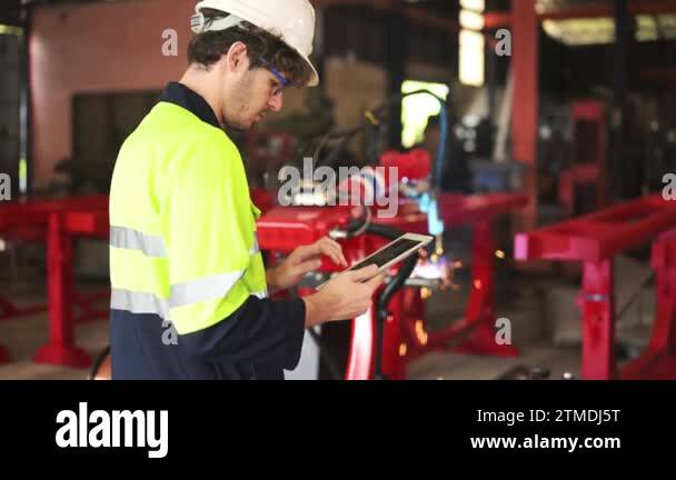 Manufacturing repair Stock Videos & Footage - HD and 4K Video Clips - Alamy