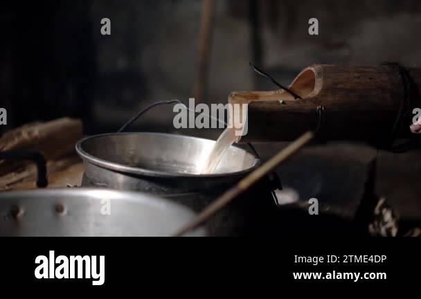 The process of molding liquid palm sugar using media derived from ...