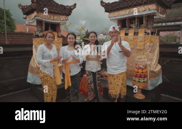Portrait of Beautiful Balinese Family Using Traditional Clothes Dress ...