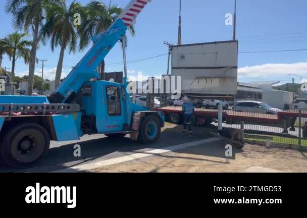 Caravan crane lift Stock Videos & Footage - HD and 4K Video Clips - Alamy