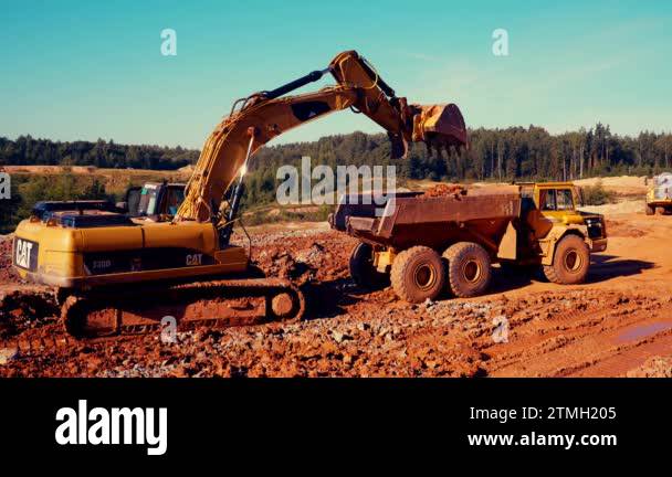 Clay quarry lorry Stock Videos & Footage - HD and 4K Video Clips - Alamy