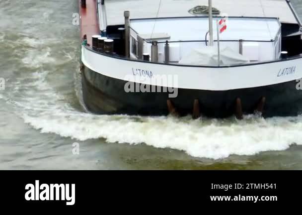 Bow wave Stock Videos & Footage - HD and 4K Video Clips - Alamy