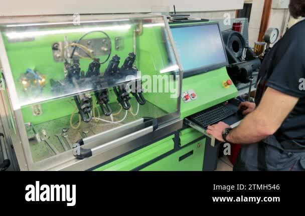 Repair of diesel injectors on the stand. A workshop for restoring the ...