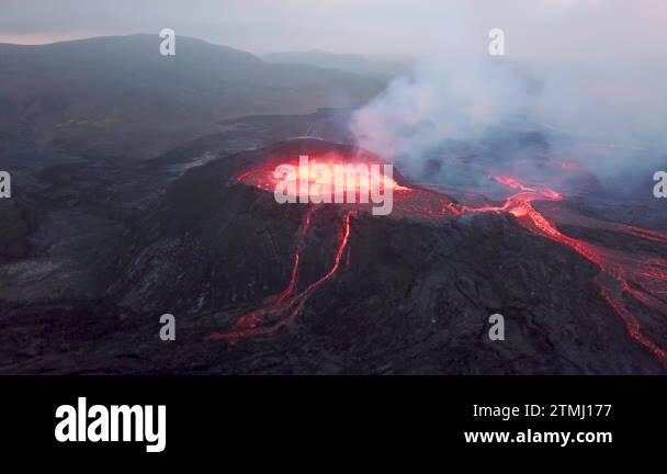 4K Aerial drone footage of Fagradalsfjall active volcano eruption in ...