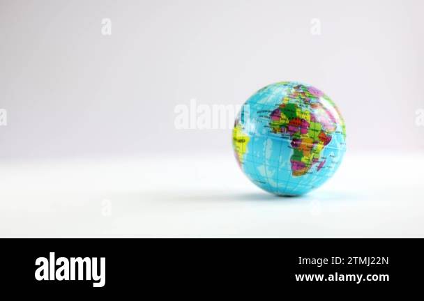 Seamless loop animation of rotating realistic planet Earth with clouds ...