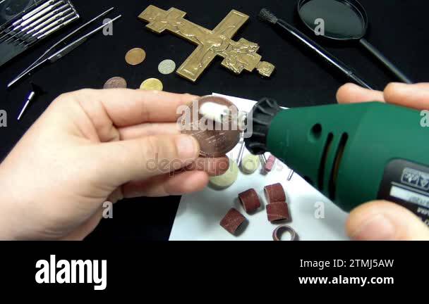 Engraver coin Stock Videos & Footage - HD and 4K Video Clips - Alamy