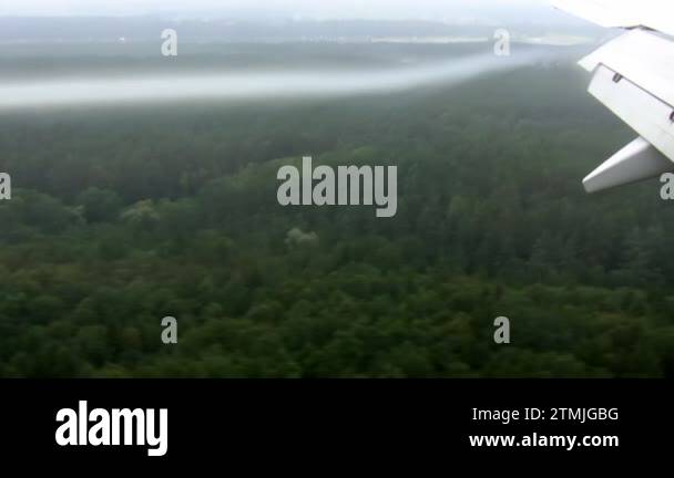 Wing vapour trail Stock Videos & Footage - HD and 4K Video Clips - Alamy