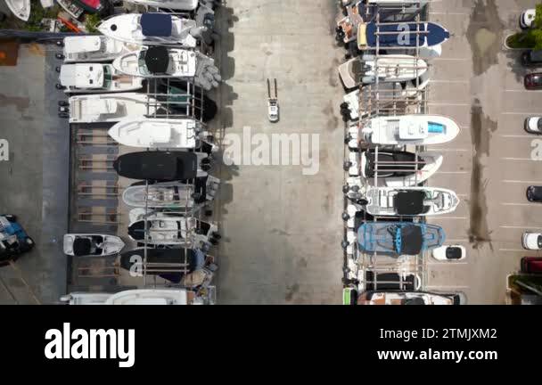 Overhead boat dock Stock Videos & Footage - HD and 4K Video Clips - Alamy