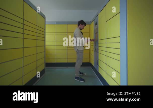 Shipment parcel Stock Videos & Footage - HD and 4K Video Clips - Alamy