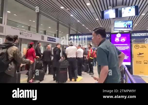 People walking in queue Stock Videos & Footage - HD and 4K Video Clips ...