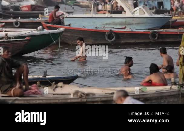 People bathing in ganges Stock Videos & Footage - HD and 4K Video Clips ...