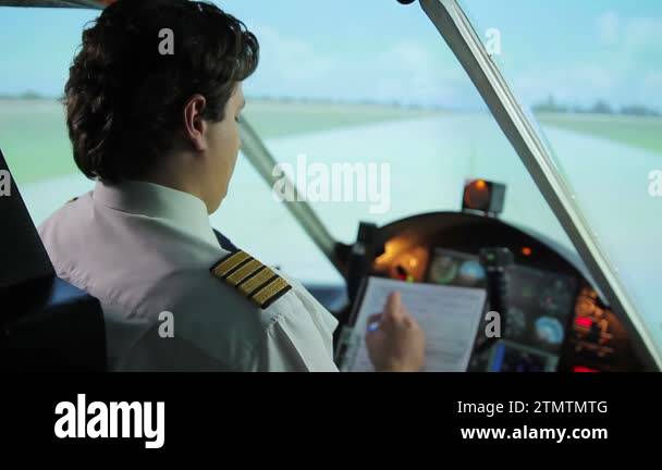 Cockpit aircrew Stock Videos & Footage - HD and 4K Video Clips - Alamy