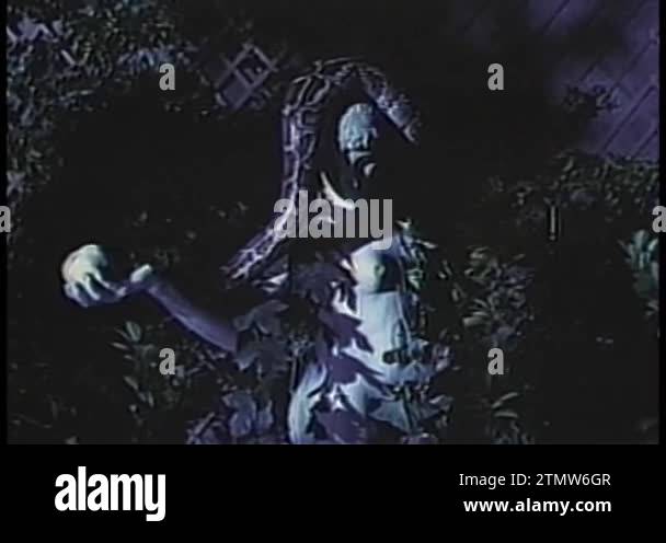 Statue broken arm Stock Videos & Footage - HD and 4K Video Clips - Alamy