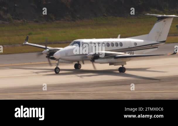 Beech super king air 350 Stock Videos & Footage - HD and 4K Video Clips ...