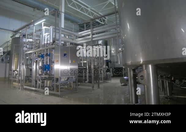 Steel crates Stock Videos & Footage - HD and 4K Video Clips - Alamy