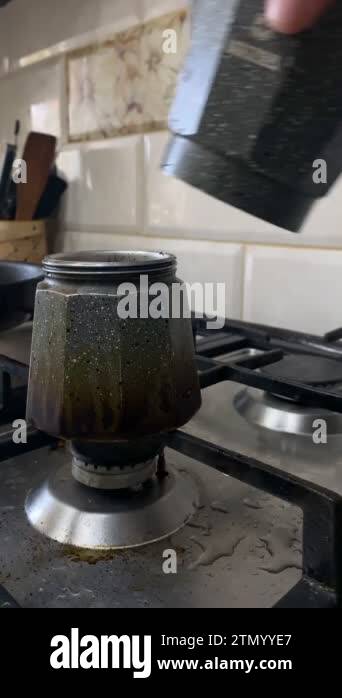 Geyser kettle Stock Videos & Footage - HD and 4K Video Clips - Alamy