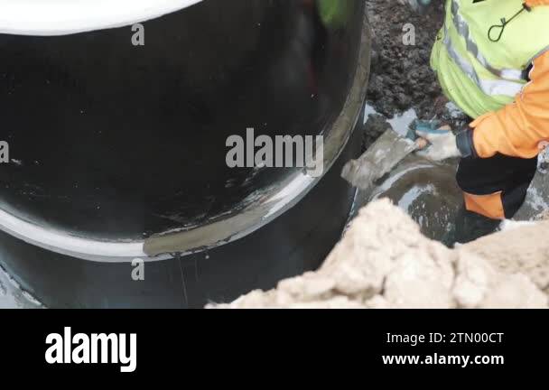 Seal manhole Stock Videos & Footage - HD and 4K Video Clips - Alamy