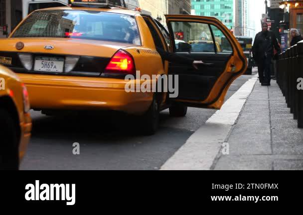 Outside grand central station Stock Videos & Footage - HD and 4K Video ...