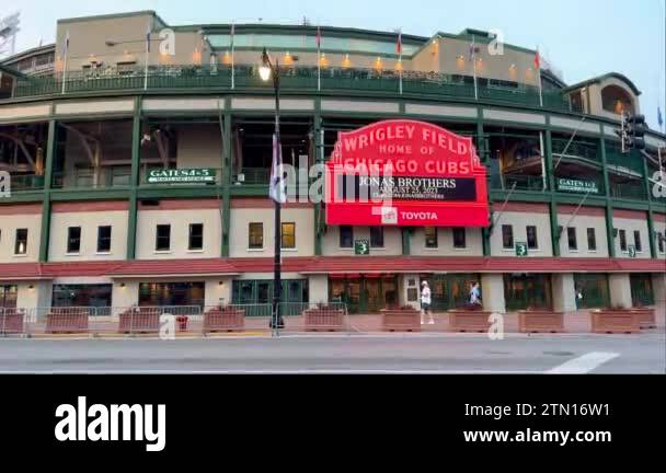 Wrigley field grass Stock Videos & Footage - HD and 4K Video Clips - Alamy
