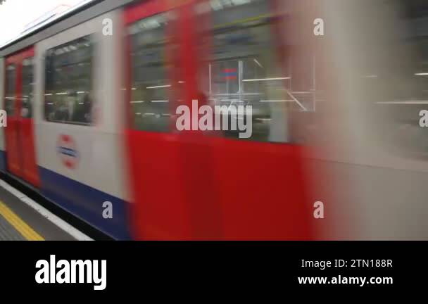 Women crowded tube train Stock Videos & Footage - HD and 4K Video Clips ...