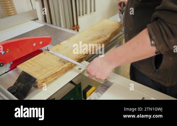 Men using table saw Stock Videos & Footage - HD and 4K Video Clips - Alamy