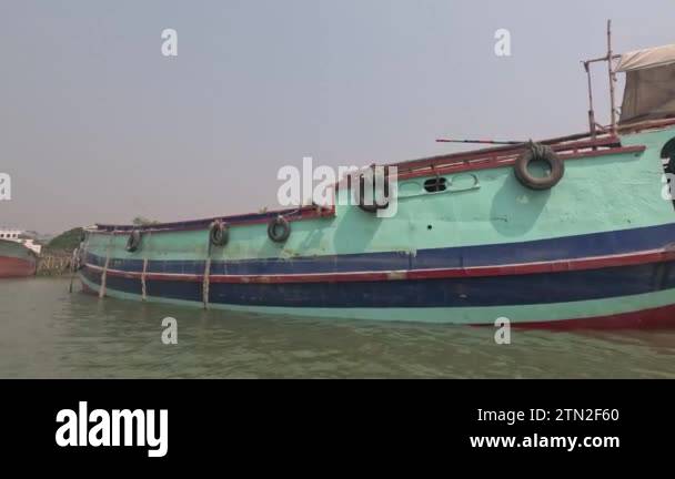 Running water vessel Stock Videos & Footage - HD and 4K Video Clips - Alamy
