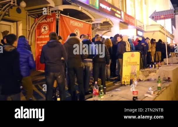 Queue of people at club Stock Videos & Footage - HD and 4K Video Clips ...