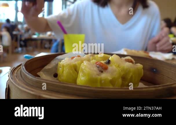 Dim sum in bamboo Stock Videos & Footage - HD and 4K Video Clips - Alamy