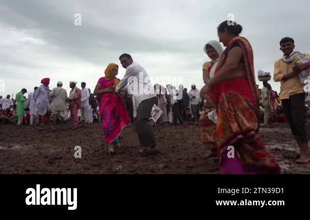 PANDHARPUR, MAHARASHTRA, INDIA, 8 JULY 2022 : Wari Palkhi Sohla, Wari ...