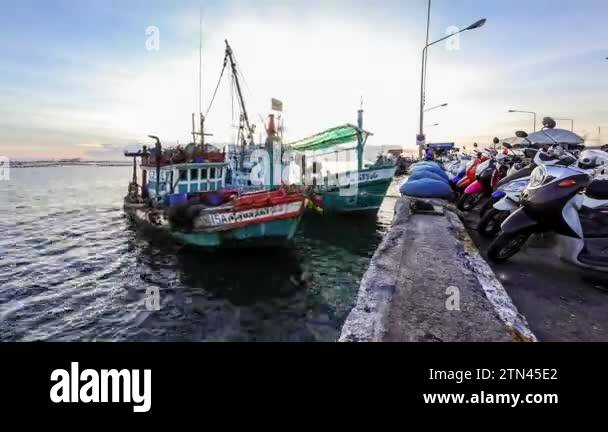 Boat mooring jetty Stock Videos & Footage - HD and 4K Video Clips - Alamy