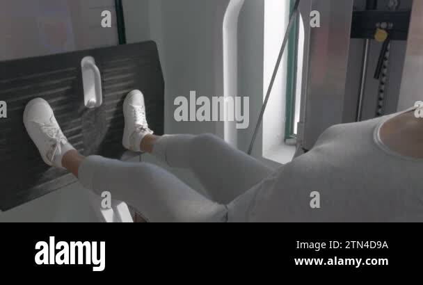 Leg push machine Stock Videos & Footage - HD and 4K Video Clips - Alamy