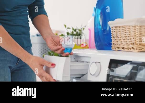 Washing machine gel Stock Videos & Footage - HD and 4K Video Clips - Alamy
