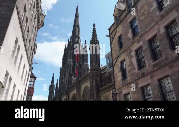 old church Scotland, Edinburgh old architecture mixed with modern ...