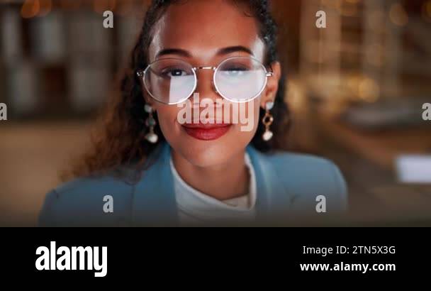 Reading specs Stock Videos & Footage - HD and 4K Video Clips - Alamy