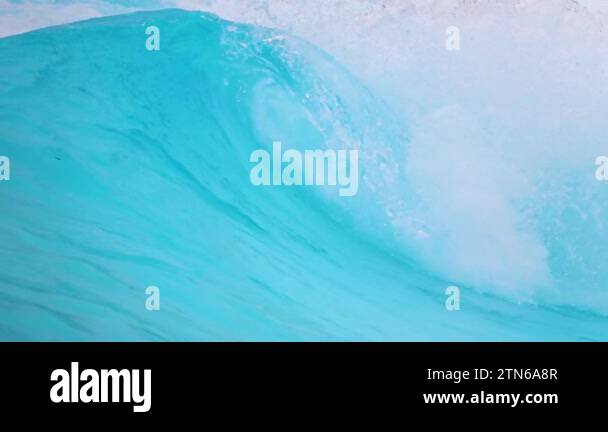 Perfect and consistent breaking of machine-powered wave in surf pool ...