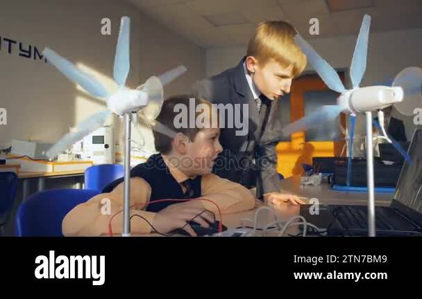 School students physics class Stock Videos & Footage - HD and 4K Video ...