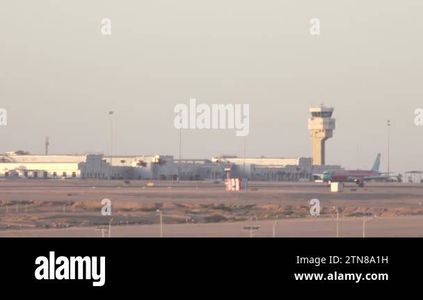 7 airplanes Stock Videos & Footage - HD and 4K Video Clips - Alamy