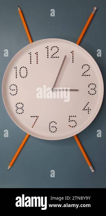 3 15 am clock Stock Videos & Footage - HD and 4K Video Clips - Alamy