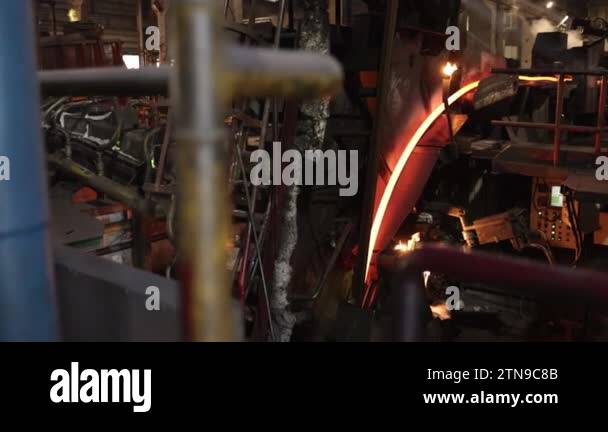 Molten handling Stock Videos & Footage - HD and 4K Video Clips - Alamy