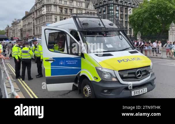 Police stop uk Stock Videos & Footage - HD and 4K Video Clips - Alamy
