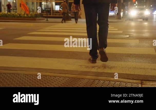 Pedestrian crosses street chicago Stock Videos & Footage - HD and 4K ...