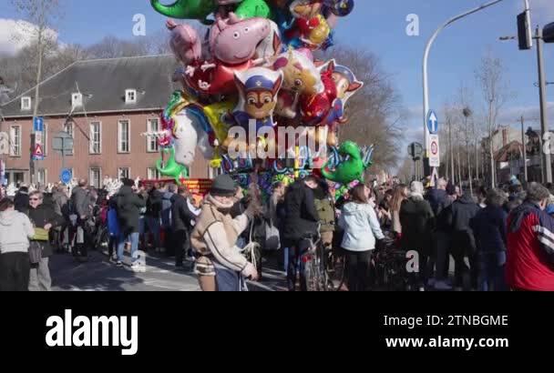 Dynamic carnival Stock Videos & Footage - HD and 4K Video Clips - Alamy