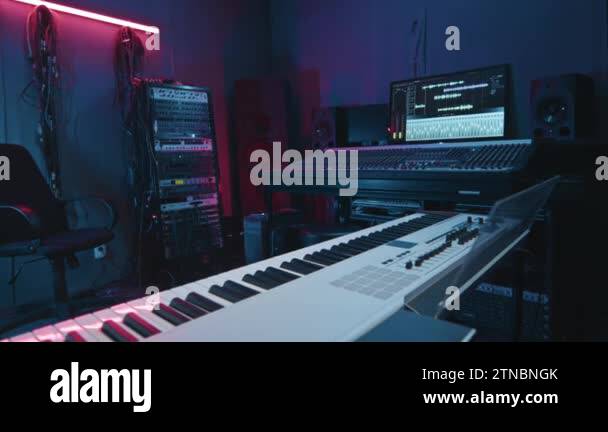 Volume synthesizer Stock Videos & Footage - HD and 4K Video Clips - Alamy
