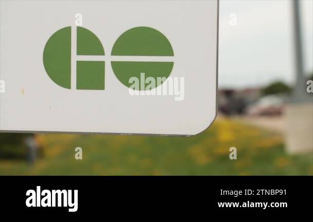 go train transit mass transportation system green logo on white ...