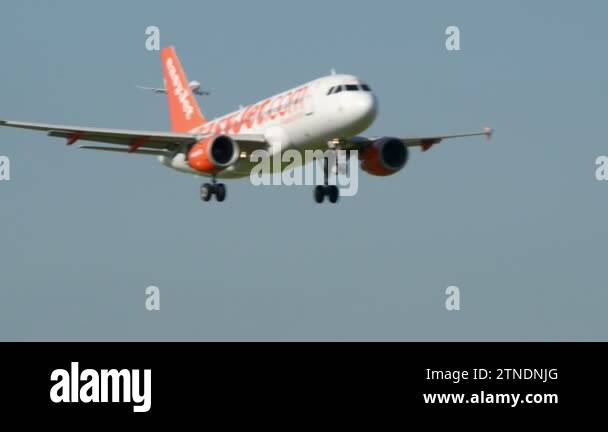 Easyjet airplane landing Stock Videos & Footage - HD and 4K Video Clips ...
