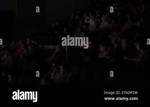 Viewers watching Stock Videos & Footage - HD and 4K Video Clips - Alamy